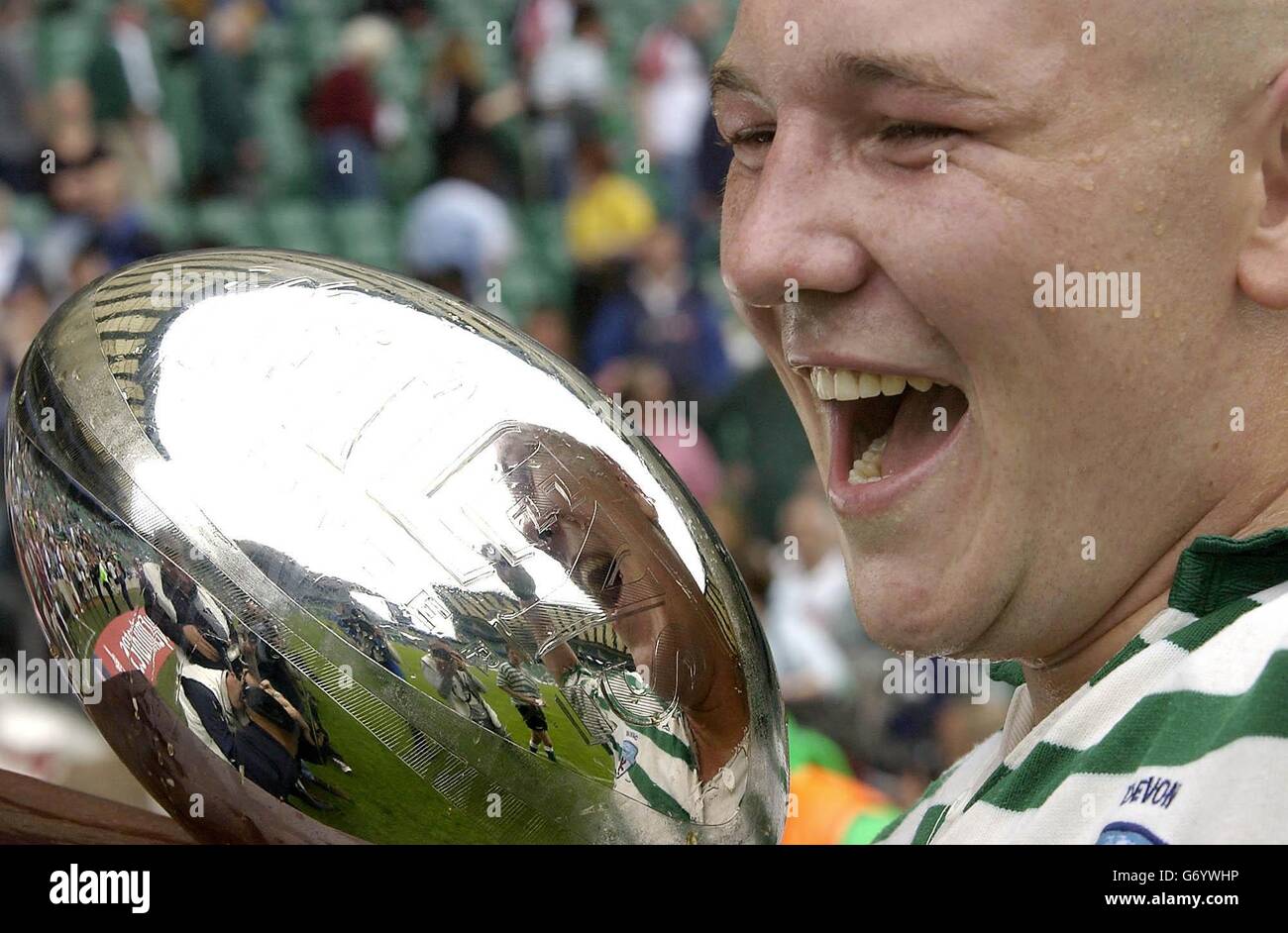 Devon's Captain Chris Lowrie holds the Tetley's County Championship ...