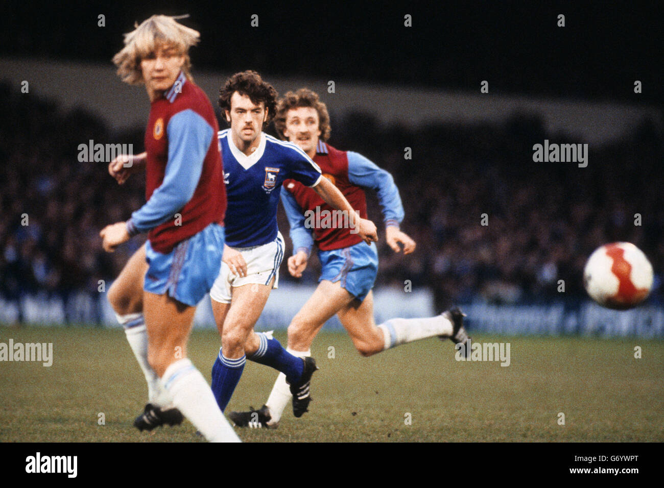 (l-r) Aston Villa's Gary Shaw, Ipswich Town's John Wark and Aston Villa's Des Bremner Stock ...