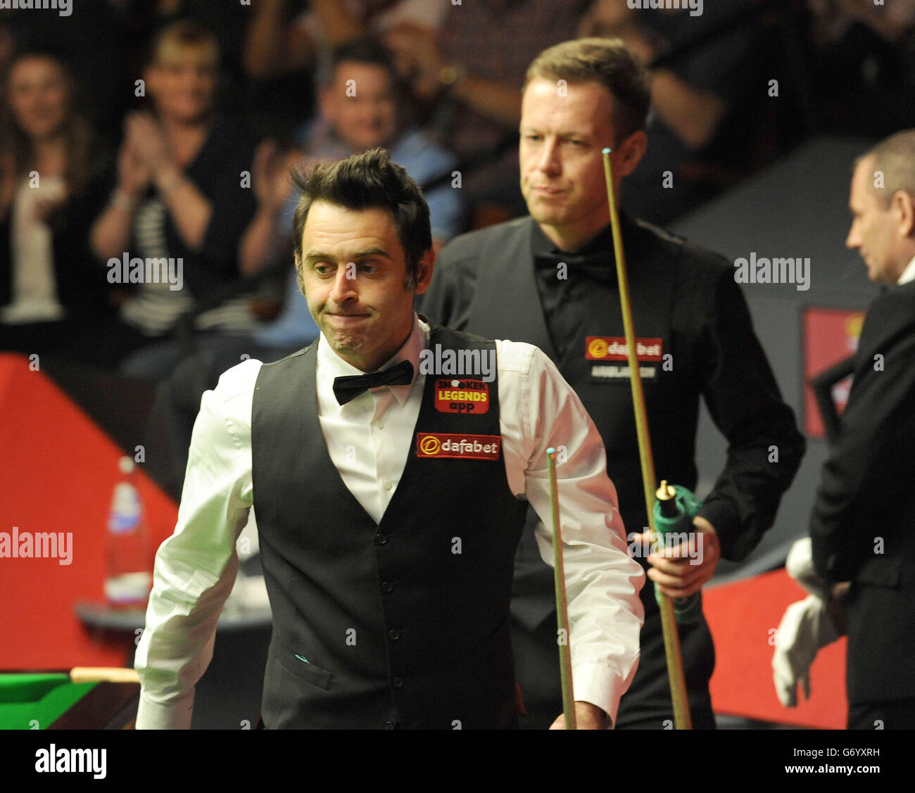 Ronnie osullivan walks hi-res stock photography and images - Alamy
