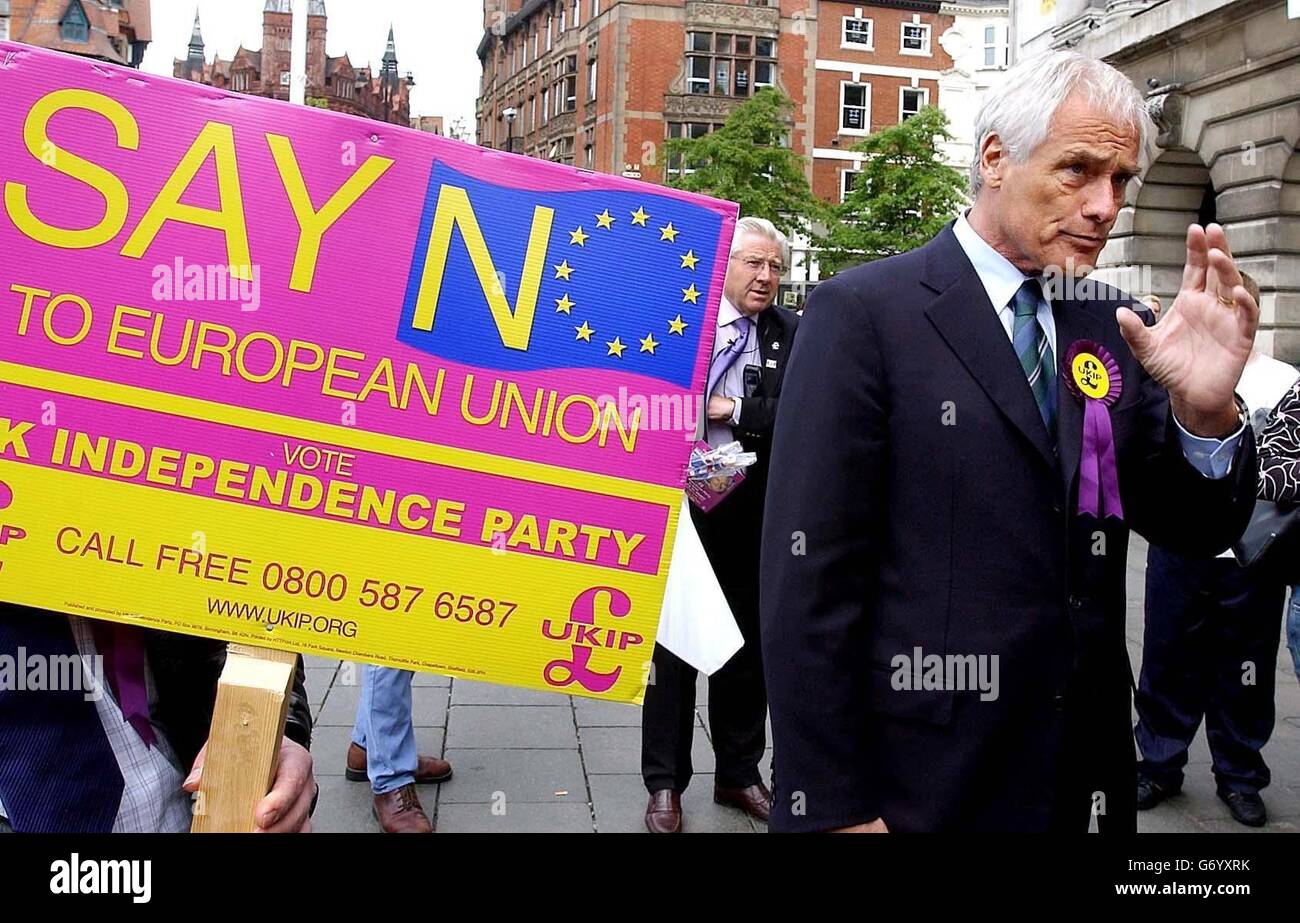 Kilroy was here hi-res stock photography and images - Alamy