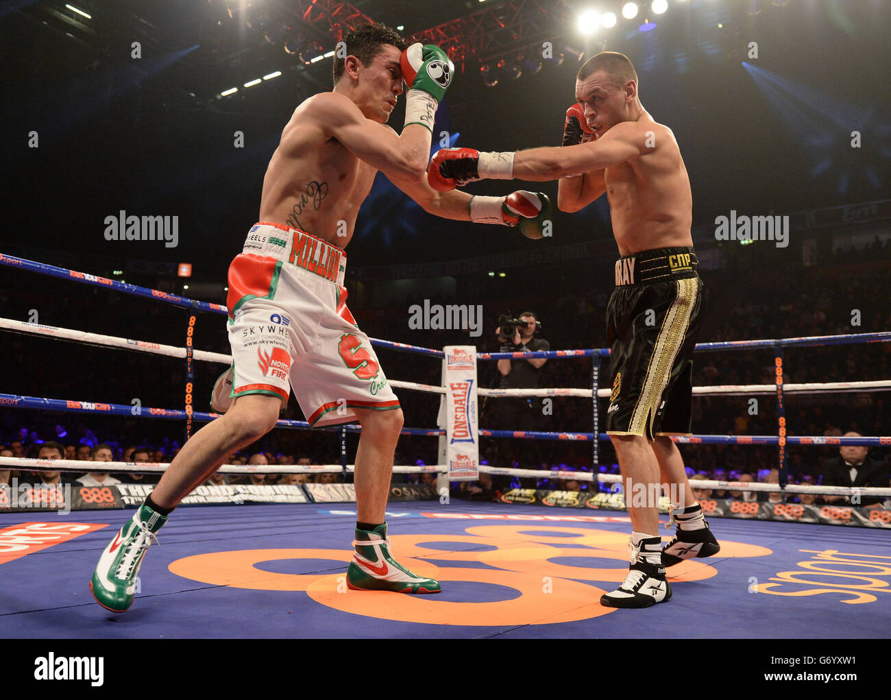 Boxing - Phones 4U Arena Stock Photo - Alamy