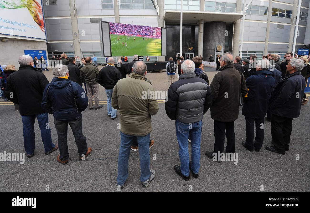 Hull citys supporters hi-res stock photography and images - Alamy