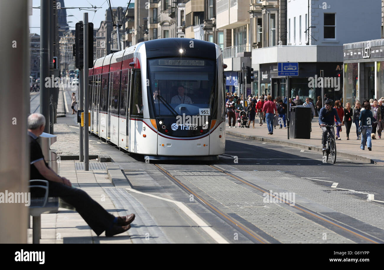 Edinburgh princes street edinburgh trams hi-res stock photography and ...