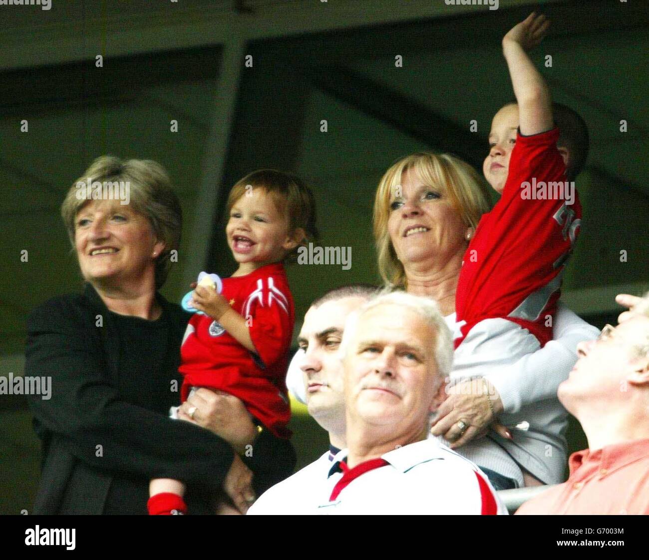 David Beckham's mother Sandra (left) and Victoria Beckham's mother ...