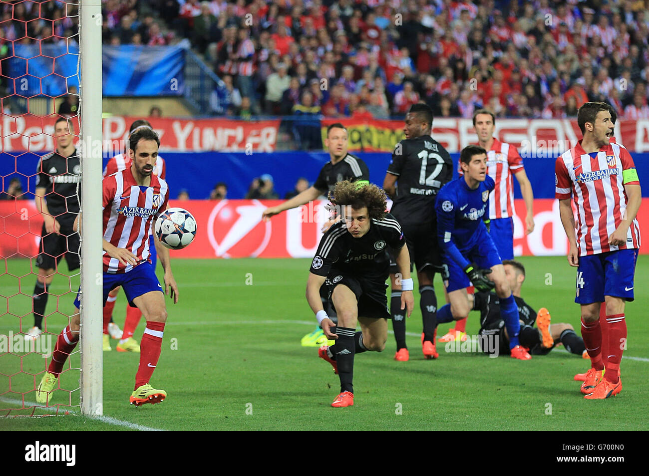 Soccer - UEFA Champions League - Semi Final - First Leg - Atletico Madrid v Chelsea - Vincente ...