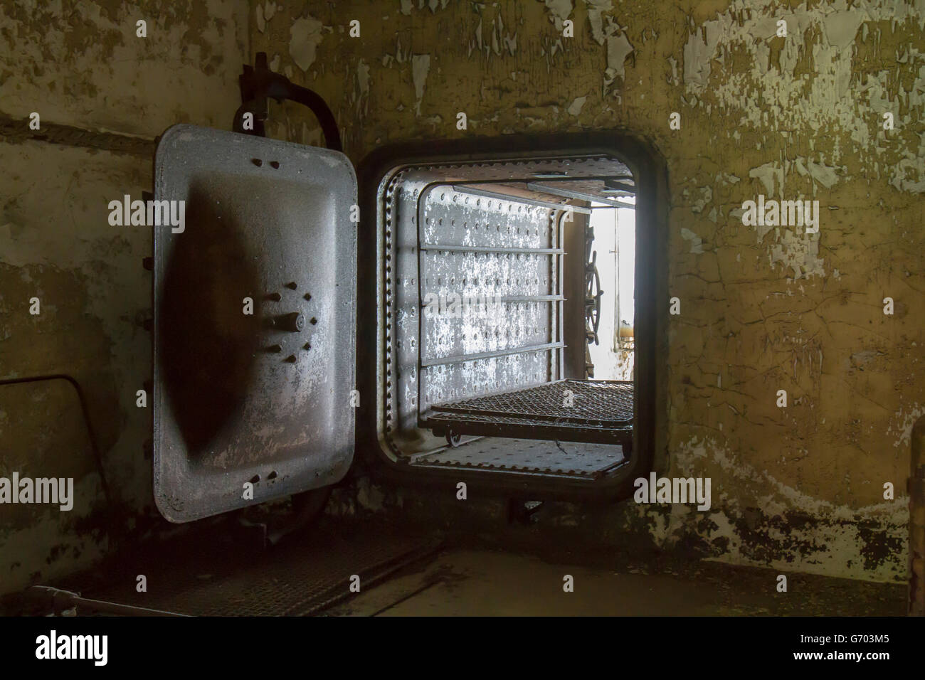 Crematorium interior hi-res stock photography and images - Alamy