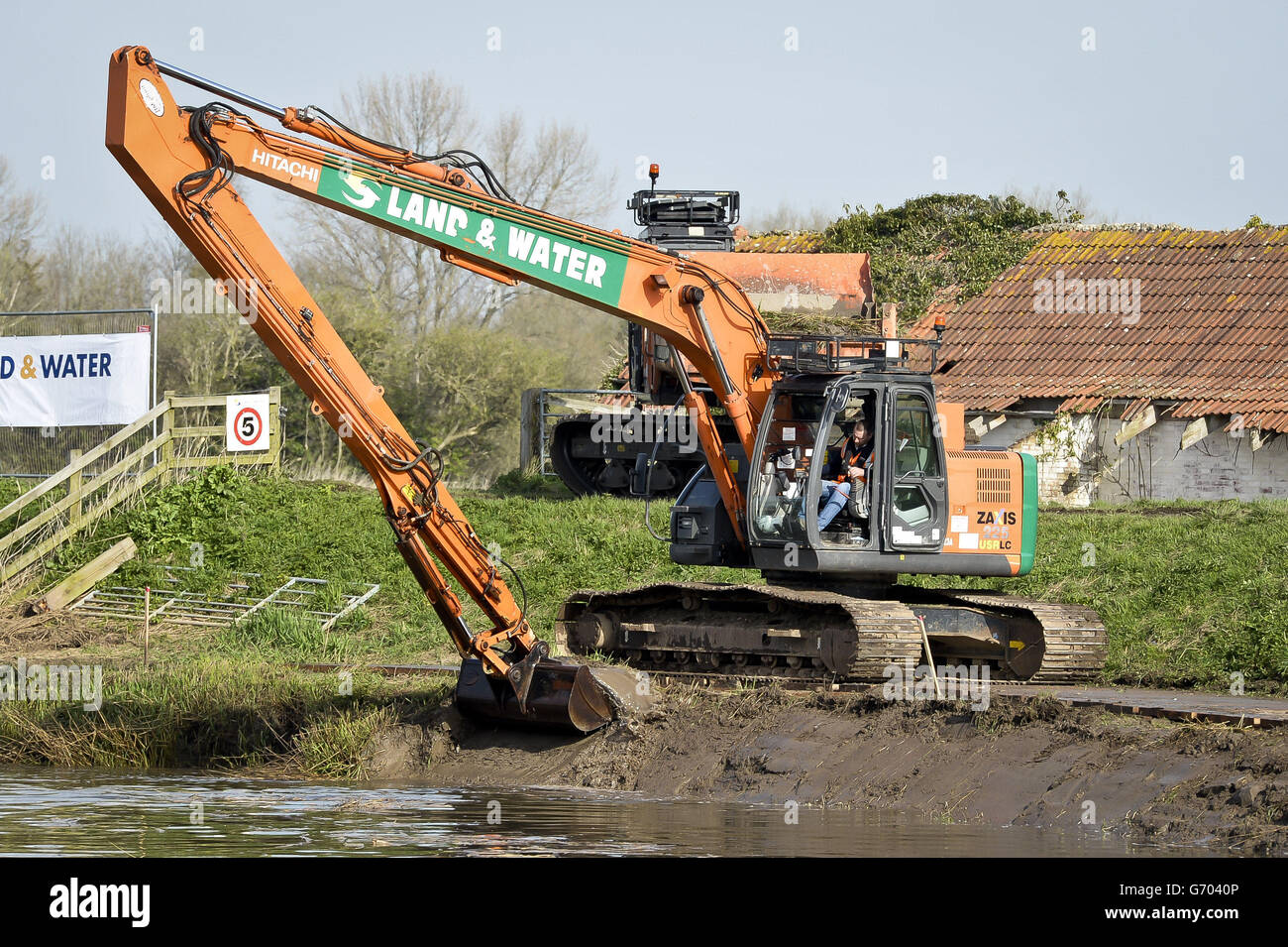 Dredging begins on the river parrett hi-res stock photography and ...