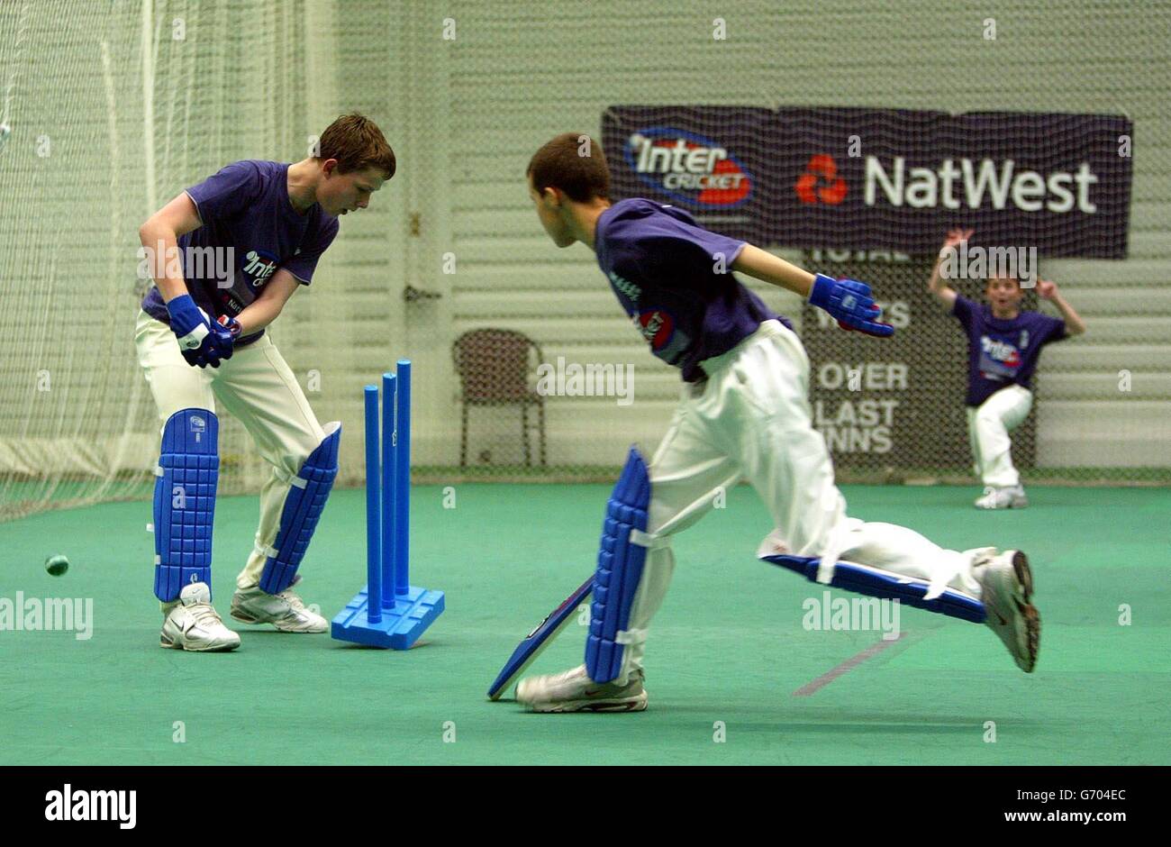 Indoor cricket school hi-res stock photography and images - Alamy