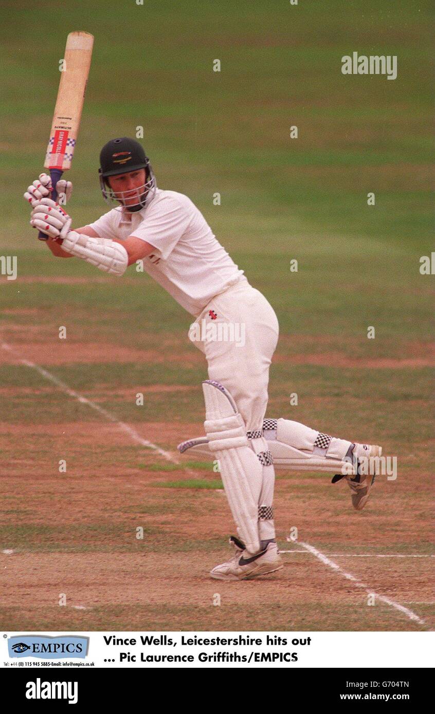 Cricket - County Championship - Nottinghamshire v Leicestershire. Vince ...