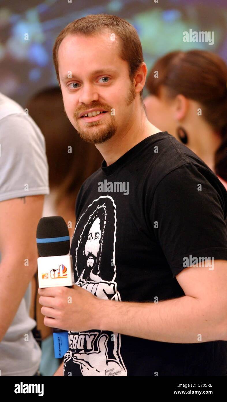 Ash on MTV TRL UK Stock Photo - Alamy