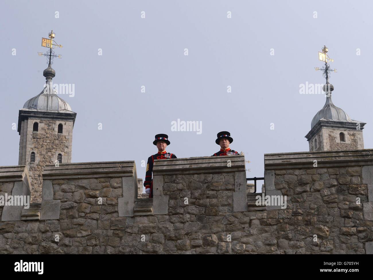 New drawbridge at the Tower of London Stock Photo - Alamy