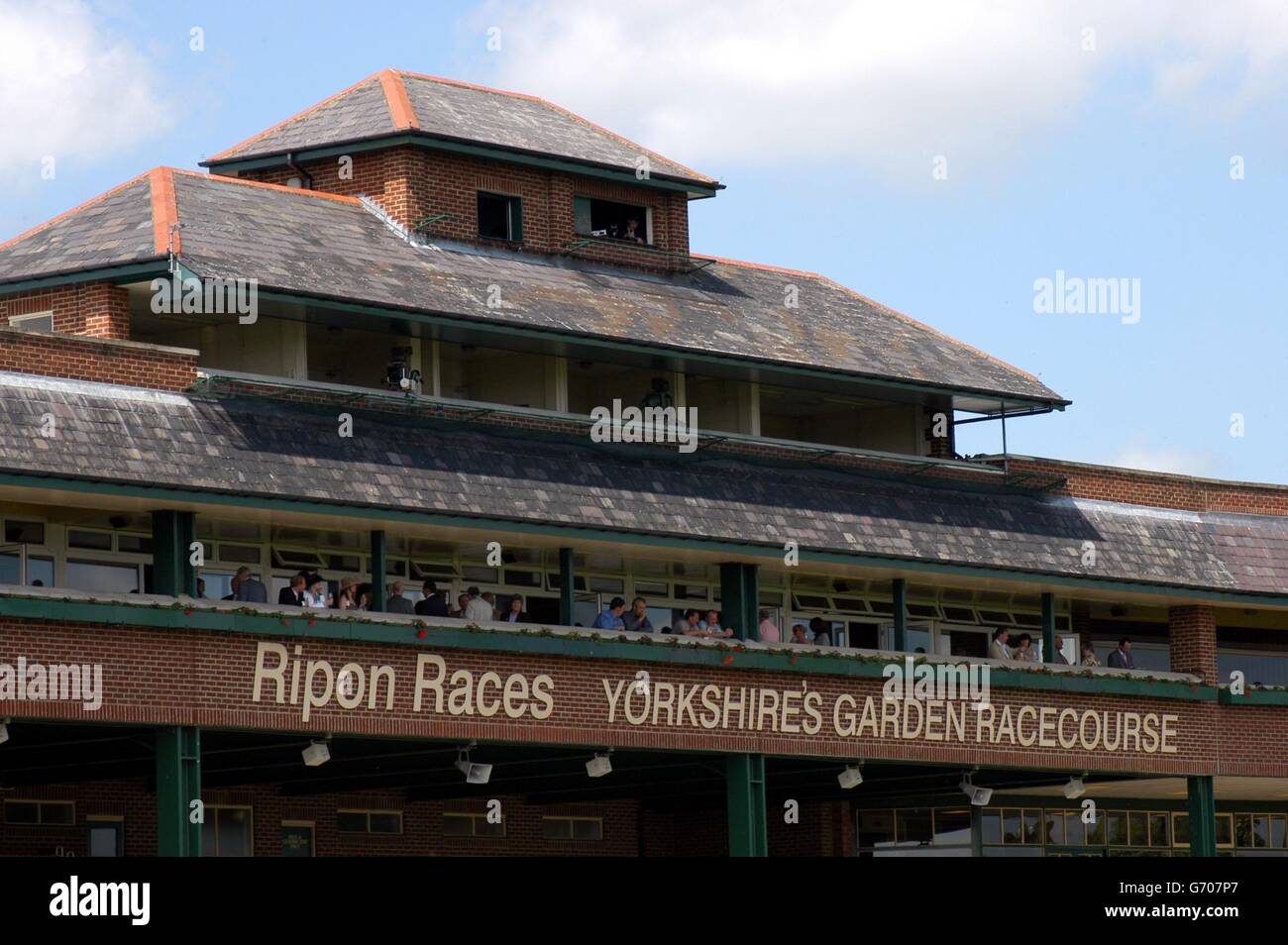 Grandstand first may meeting ripon racecourse hi-res stock photography ...
