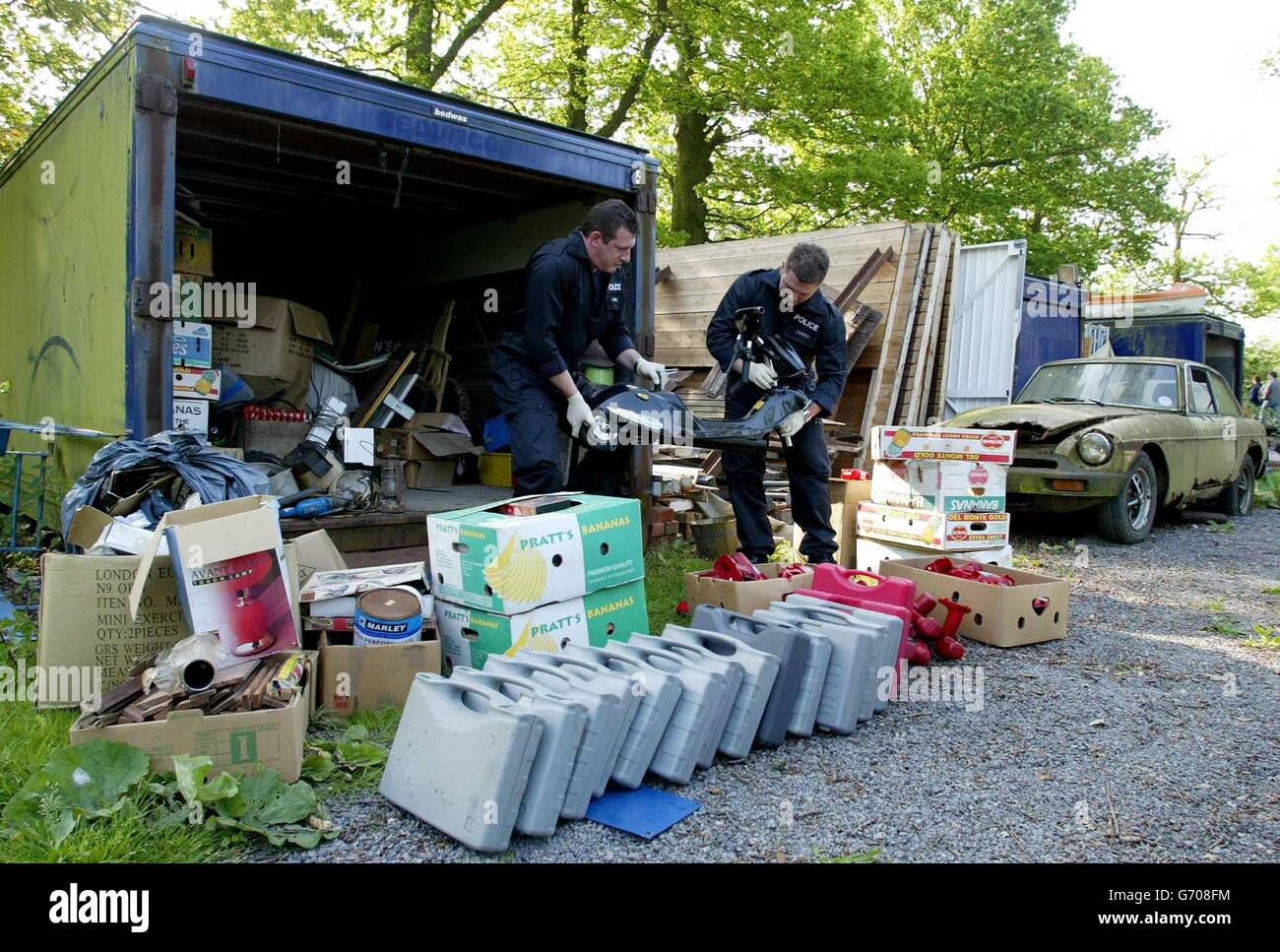 Undercover police operation hi-res stock photography and images - Alamy