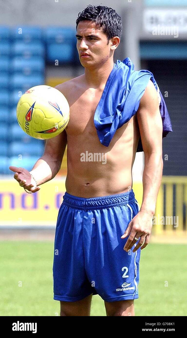 Tim Cahill during a training session Stock Photo - Alamy