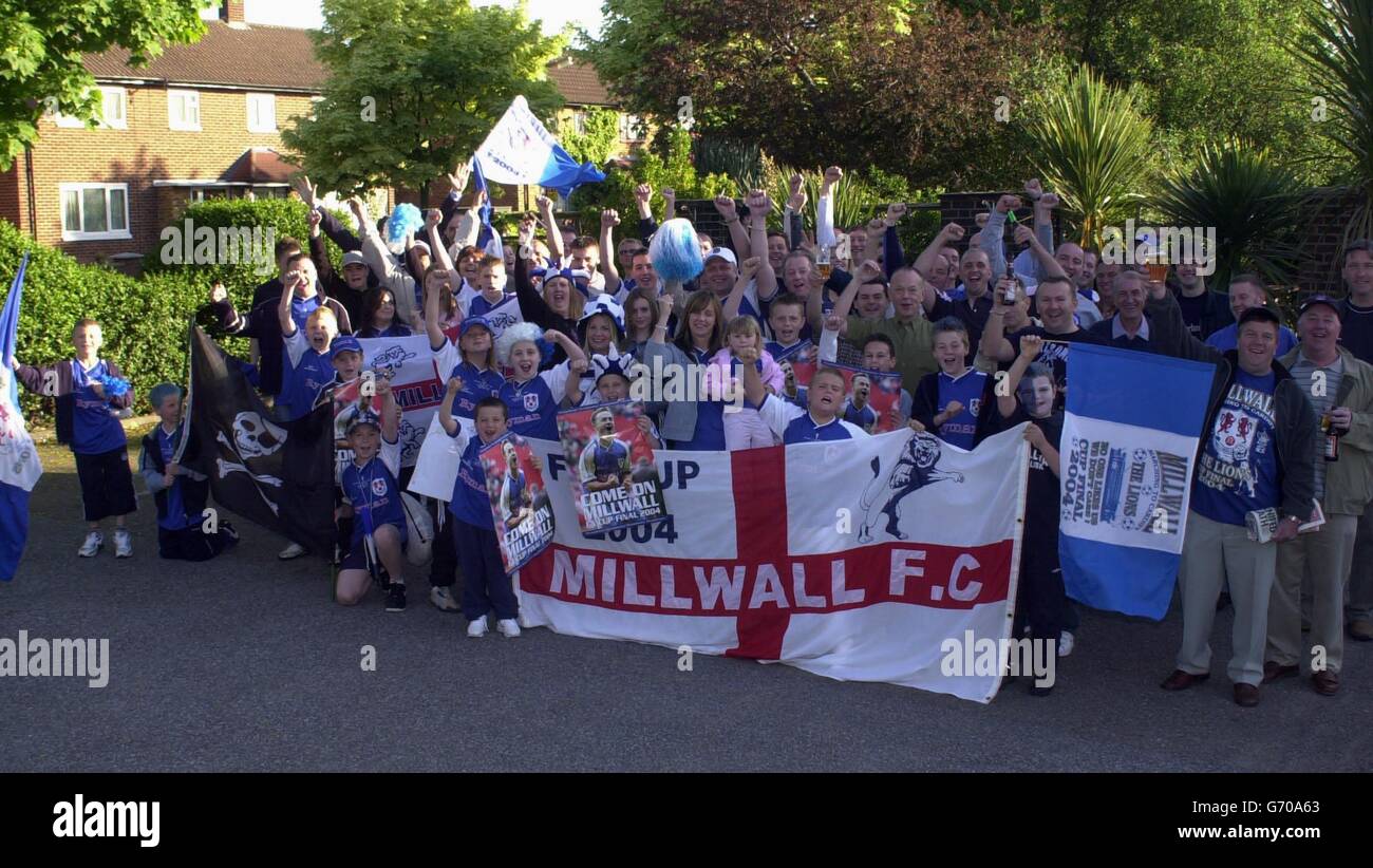 Millwall Fans Stock Photo - Alamy Millwall Fans Stock Photo - Alamy
