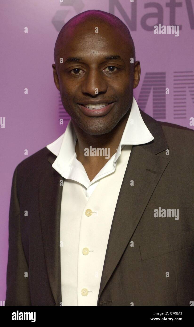 Sport football john fashanu hi-res stock photography and images - Alamy