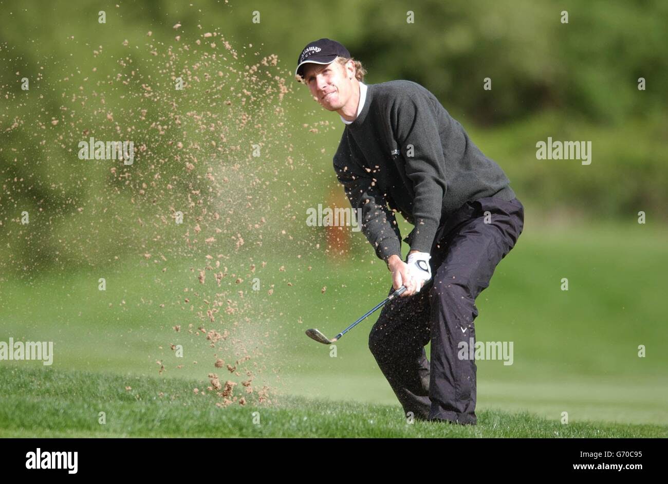 Golf action stock sand bunker ben banks hi-res stock photography and images - Alamy