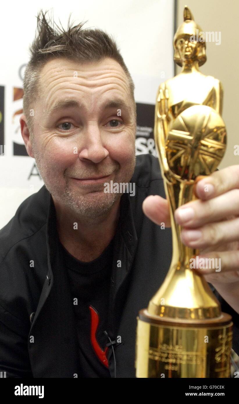 Showbiz classical music ceremony brit celebrity violinist award nigel ...