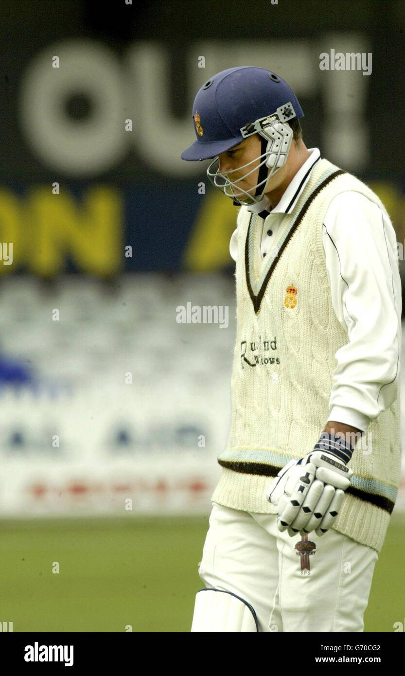 Cricket dejection dejected steve hi-res stock photography and images ...
