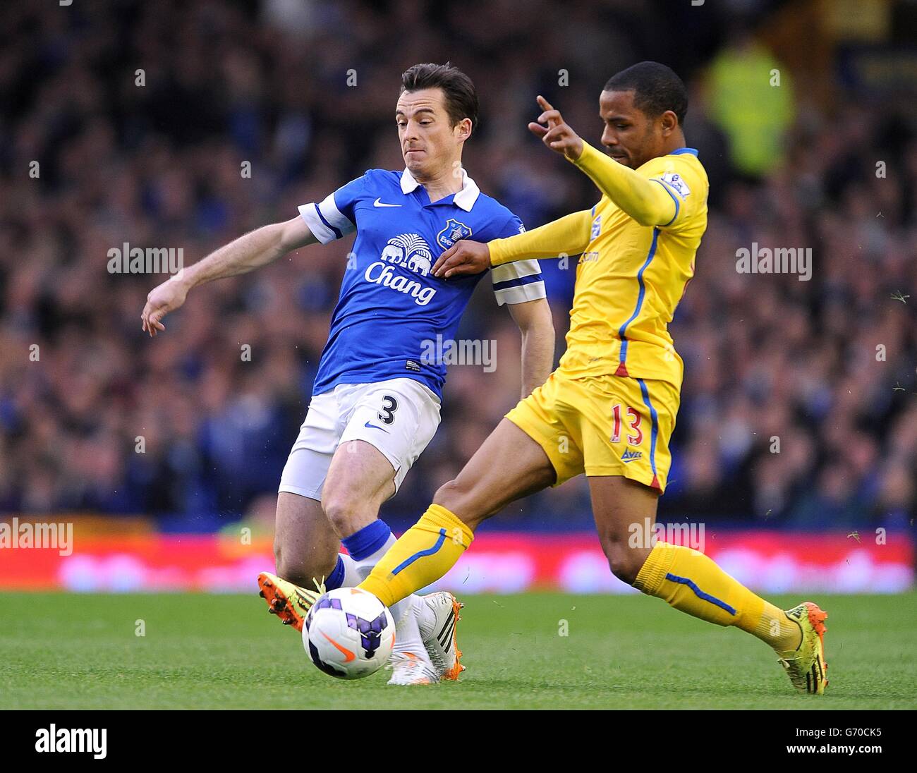 Everton's Leighton Baines and Crystal Palace's Jason Puncheon (right ...