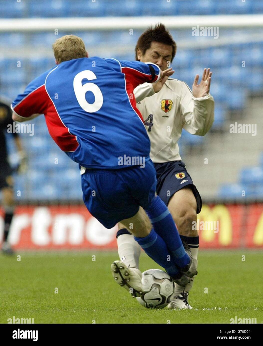 Two footed tackle hi-res stock photography and images - Alamy