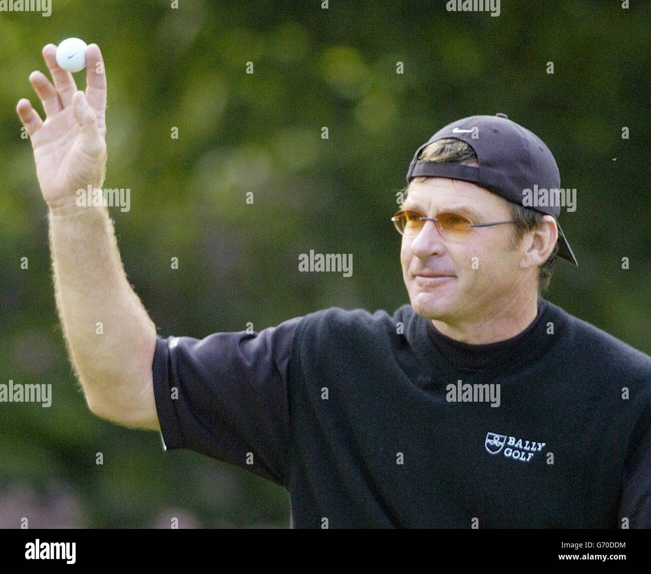 Sport golf waving nick faldo hi-res stock photography and images - Alamy