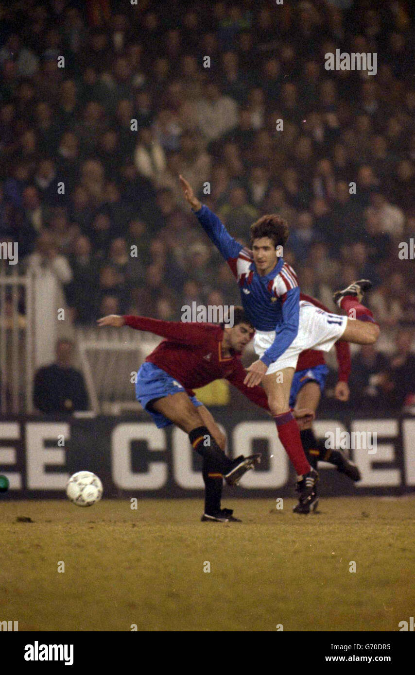 l-r; JUANITO [SPAIN], ERIC CANTONA [FRANCE] EUROPEAN CHAMPS; G1. Z4 ...