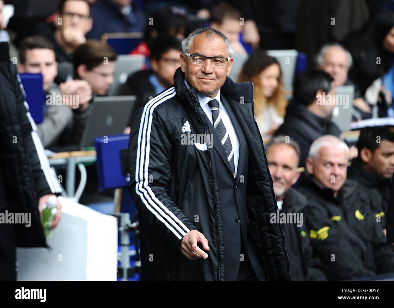 Fulham manager felix magath walks to the dugout before kick off hi-res ...