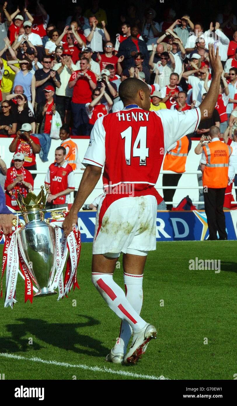 Celebrating thierry henry sport football thierry henry hi-res stock ...