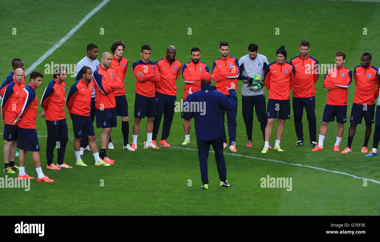 Chelsea players training session stamford bridge hi-res stock ...