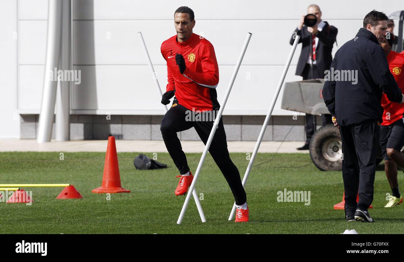 Rio ferdinand training hi-res stock photography and images - Alamy