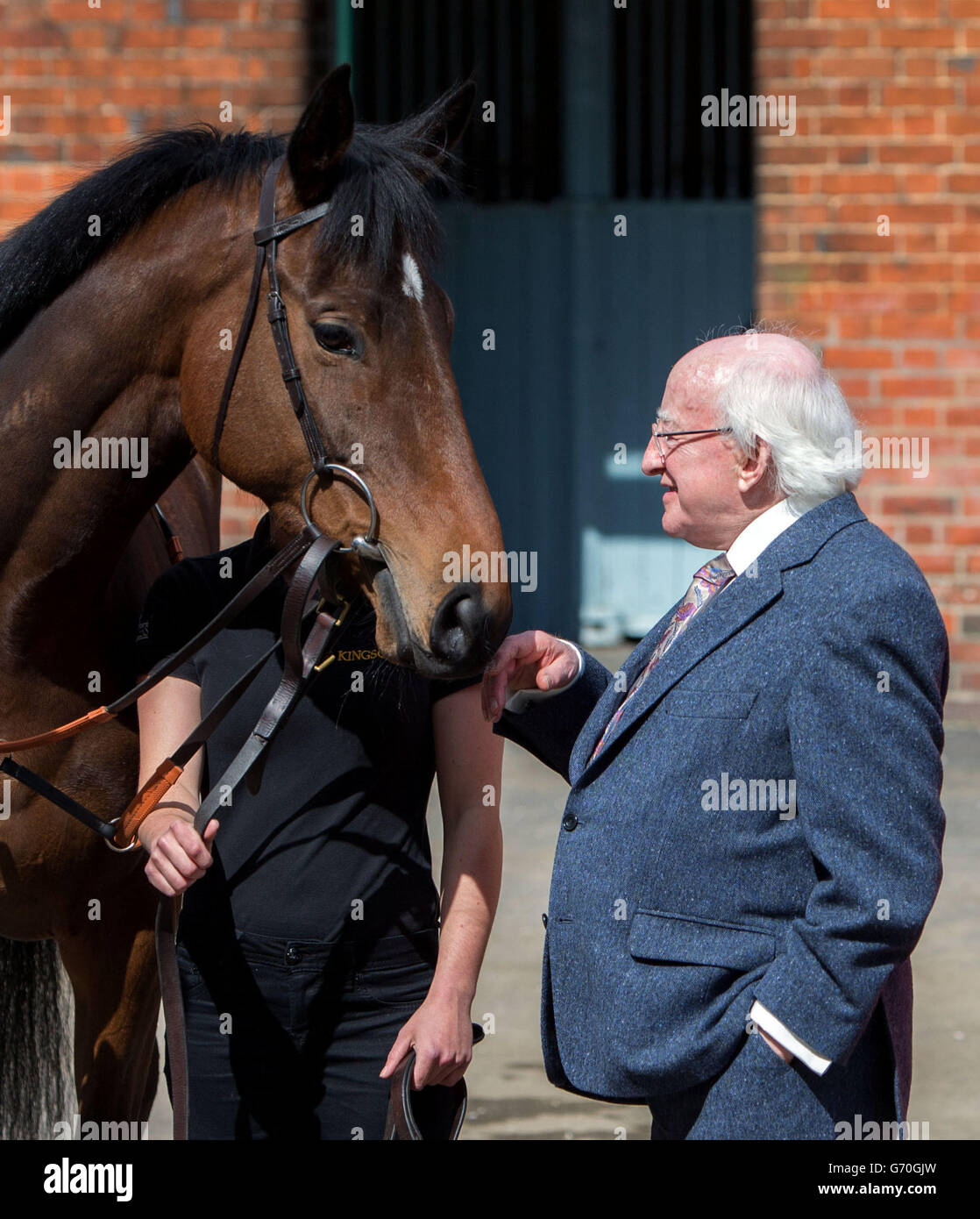 Kingsclere park house stables hi-res stock photography and images - Alamy
