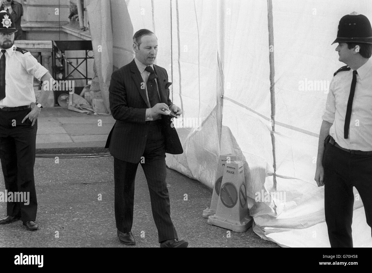 Commander Bill Hucklesby, head of Scotland Yard's anti-terrorist branch ...