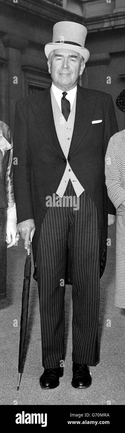 Cricket writer Black and White Stock Photos & Images - Alamy