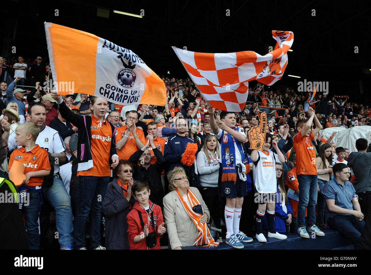 Kenilworth road luton town gv hi-res stock photography and images - Alamy
