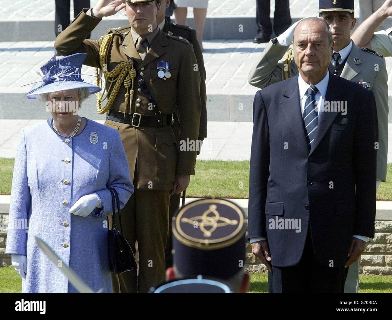 Queen elizabeth ii president jacques chirac france hi-res stock ...