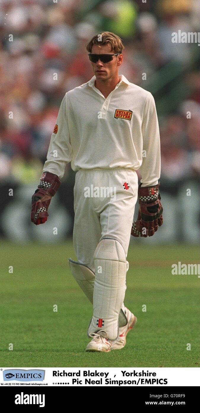Lancashire v yorkshire richard blakey hi-res stock photography and ...