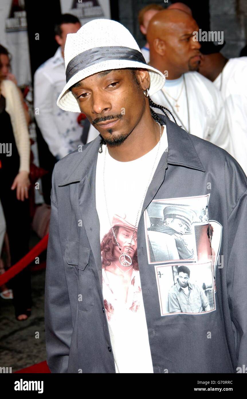 Rapper Snoop Doggy Dog arrives for the MTV Movie Awards 2004, held at ...