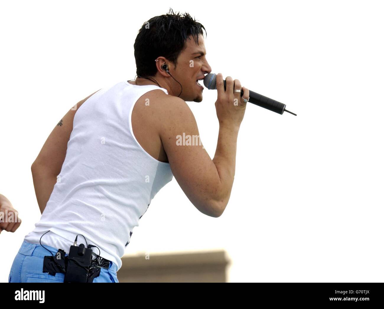 Peter andre performing on t4 stage t4 on beach hi-res stock photography ...