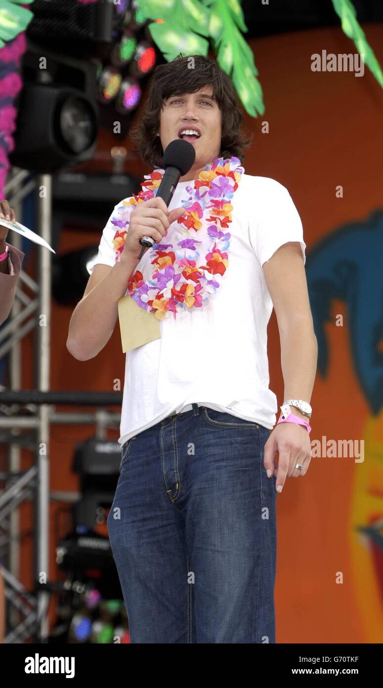 Vernon kay t4 hi-res stock photography and images - Alamy
