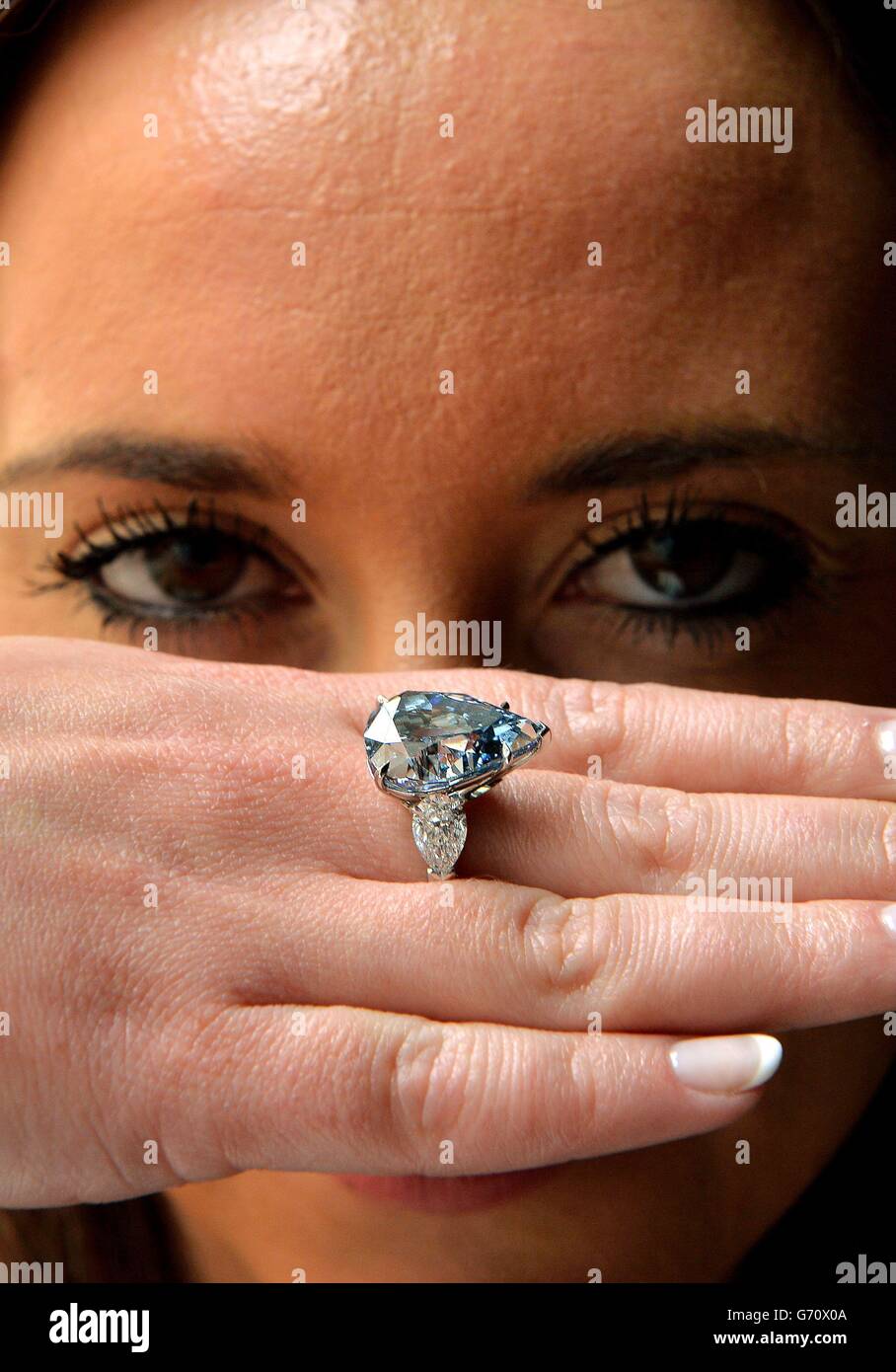 Geneva Magnificent Jewels auction Stock Photo - Alamy