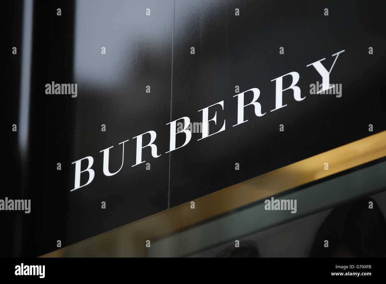 Burberry stock hi-res stock photography and images - Alamy