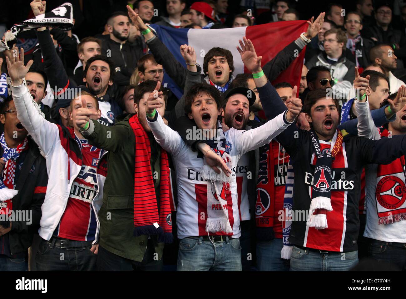 Paris saint germain fans hi-res stock photography and images - Alamy