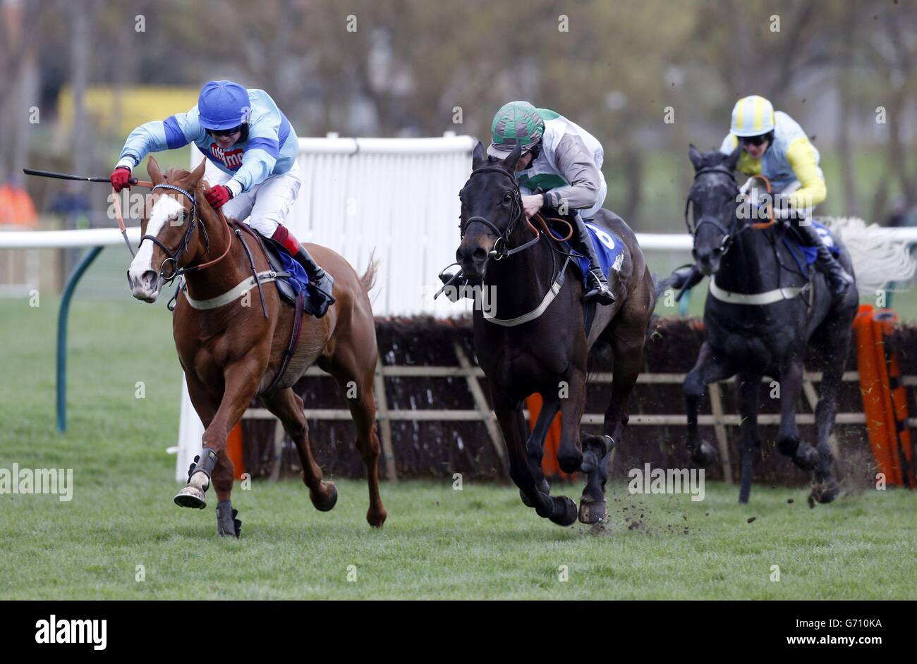 Jockey Robert Thornton riding Ulzana's Raid (Left) wins the Abbott Risk ...