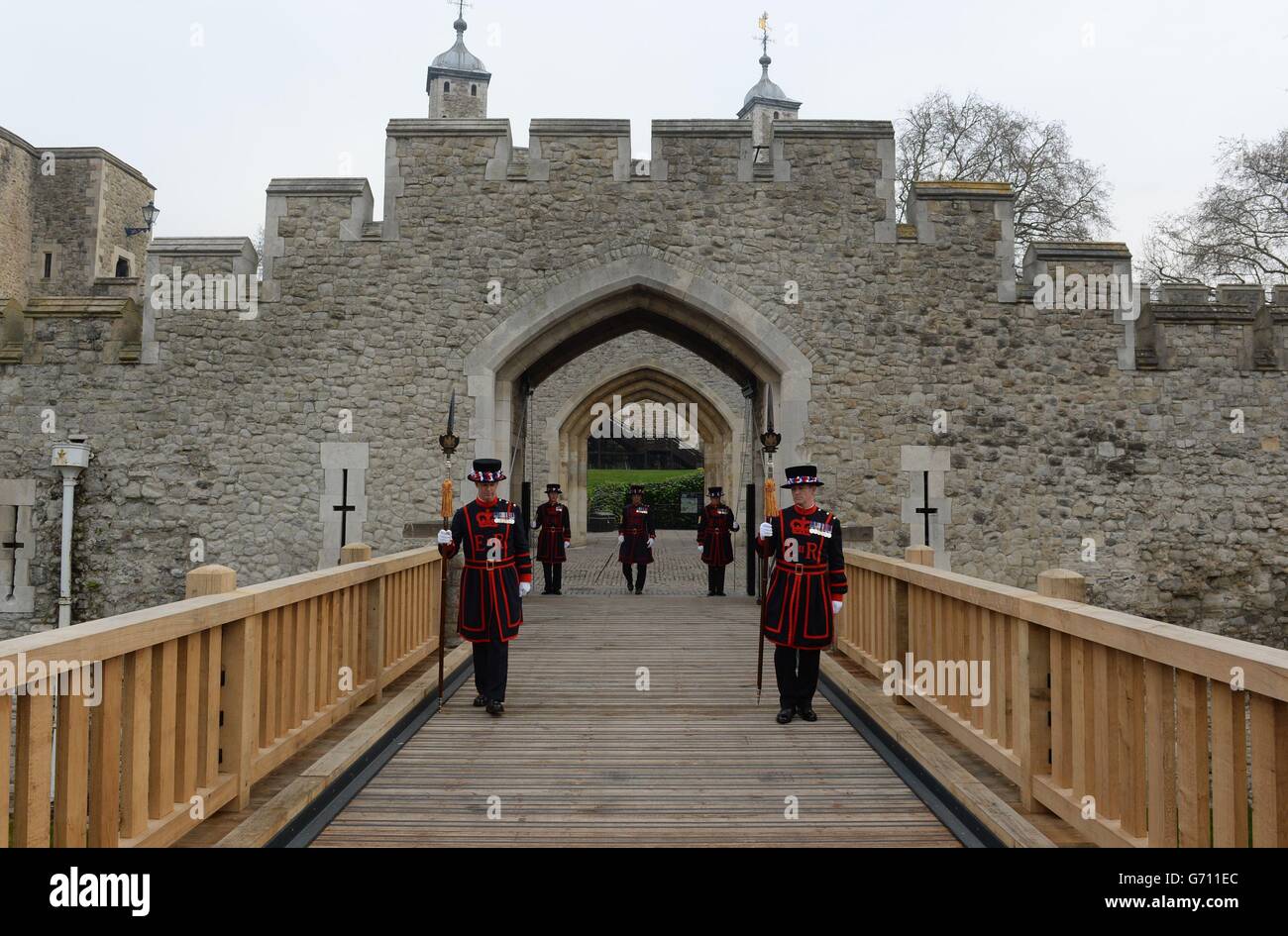 New drawbridge at the Tower of London Stock Photo - Alamy
