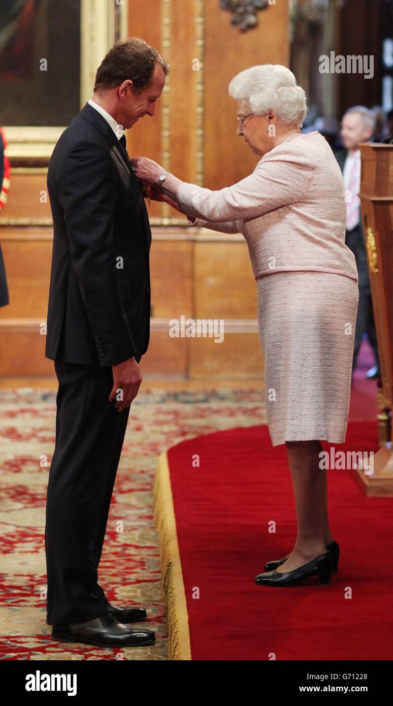 Is Made Obe Queen Elizabeth Ii Investiture Ceremony Windsor Castle High ...