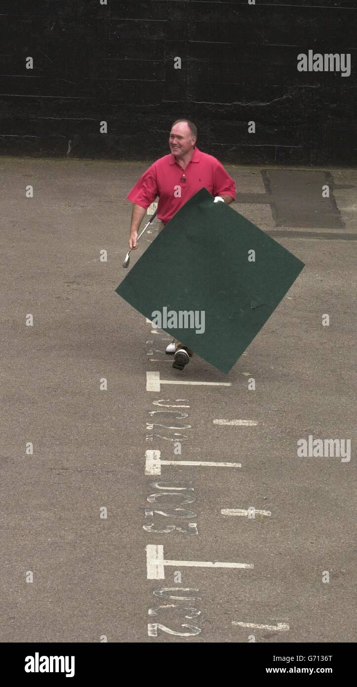 Sport golf action ronan rafferty hi-res stock photography and images ...