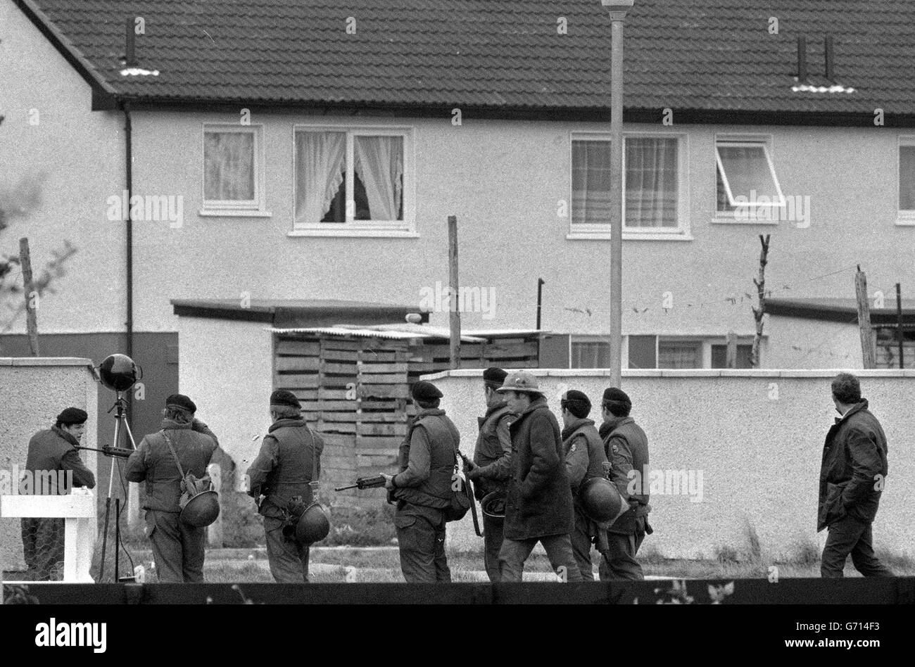 Police cars terraced house hi-res stock photography and images - Alamy