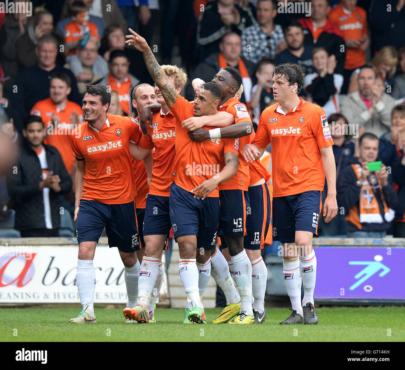 Luton towns andre gray hi-res stock photography and images - Alamy