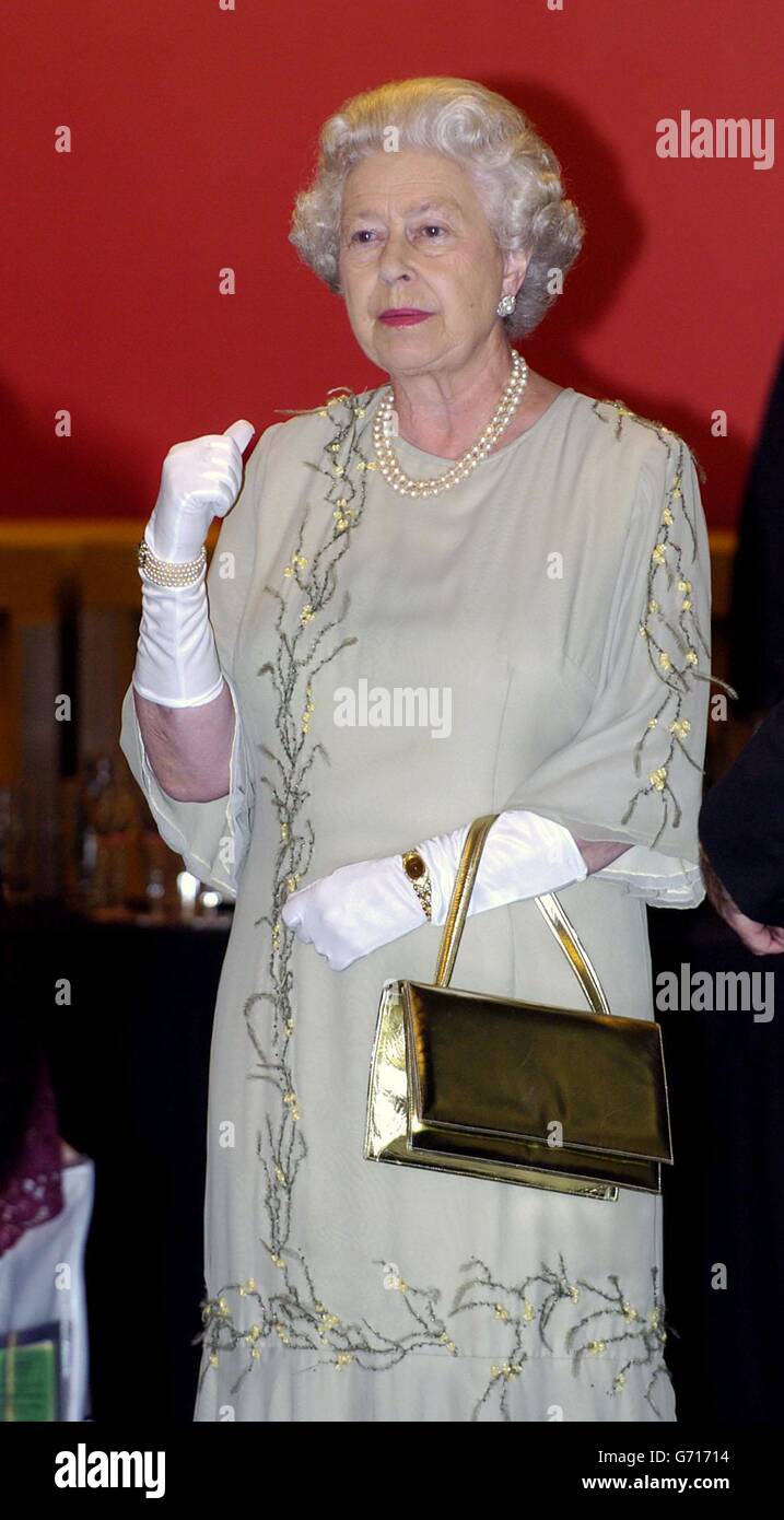 Queen elizabeth ii london symphony orchestra hi-res stock photography ...